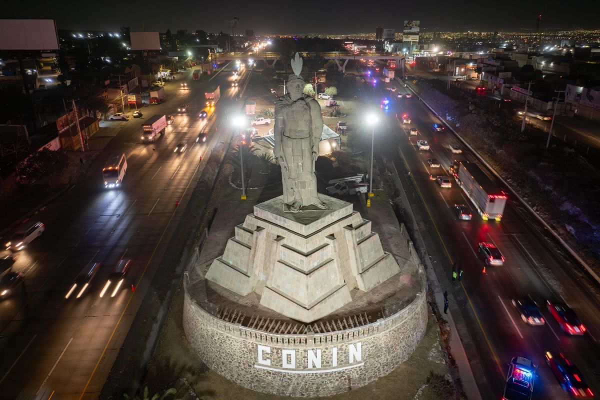 Estatua de Conín estrena iluminación