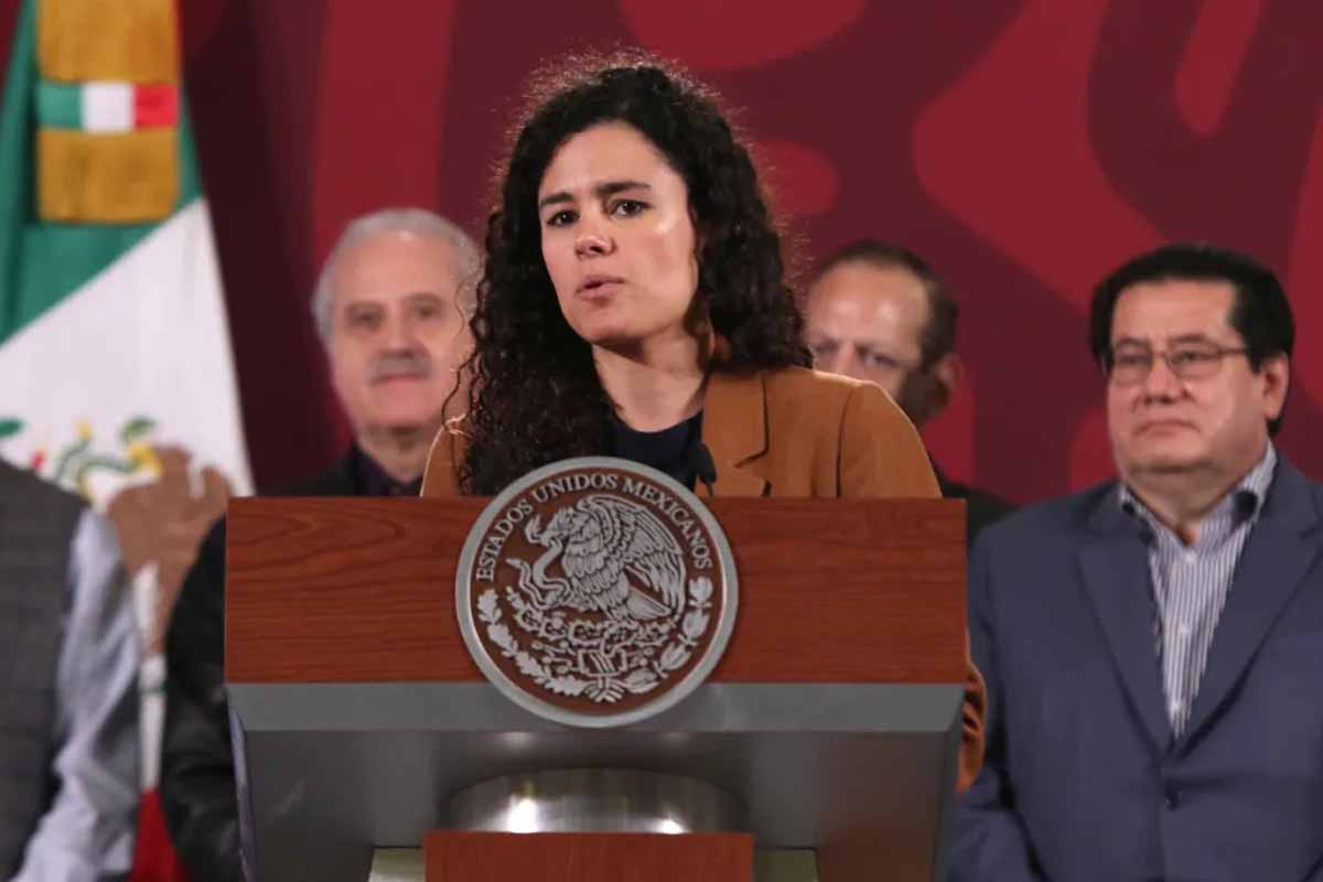 Luisa María Alcalde va por la presidencia de Morena