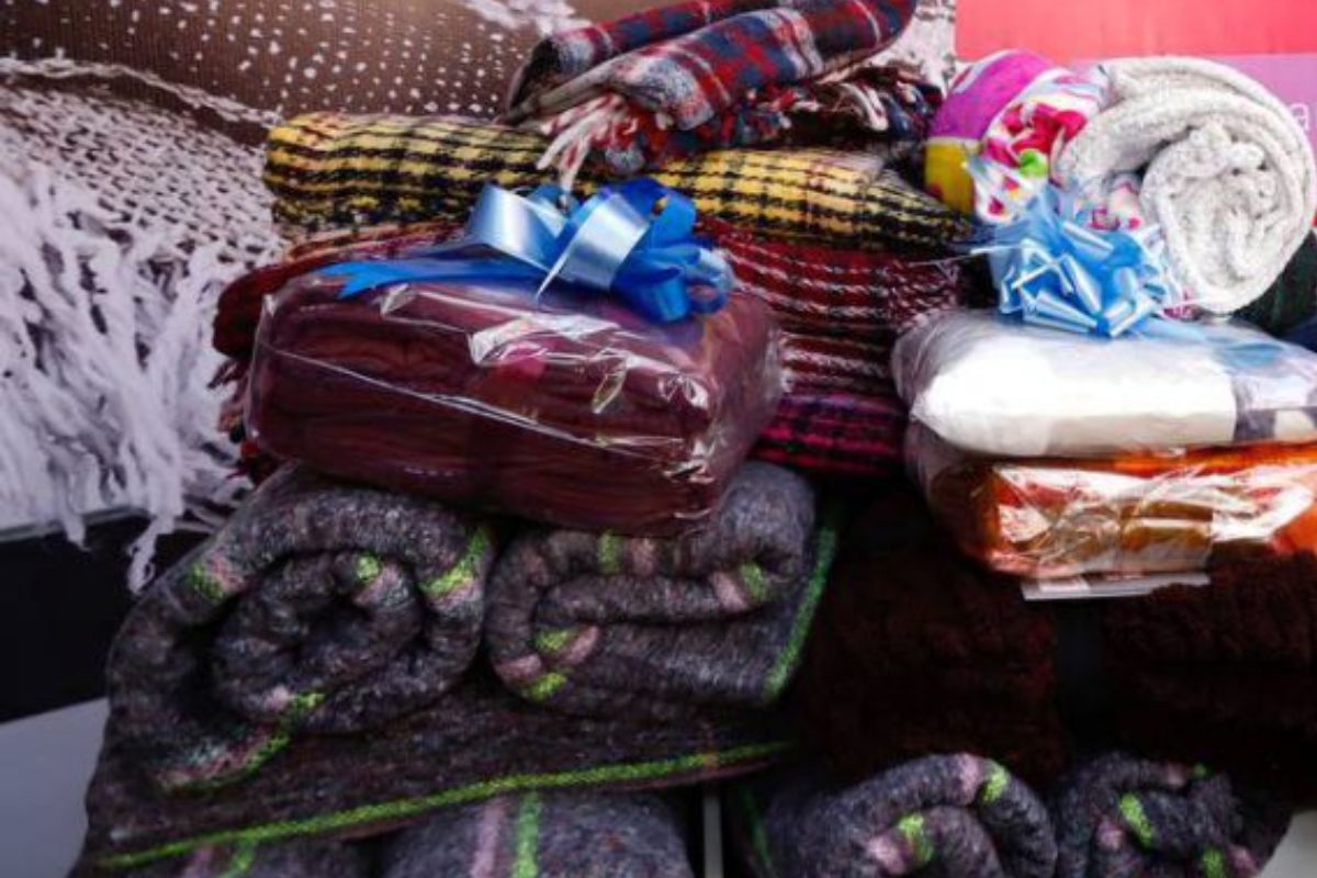 Van más de 15 mil cobijas recolectadas en Querétaro