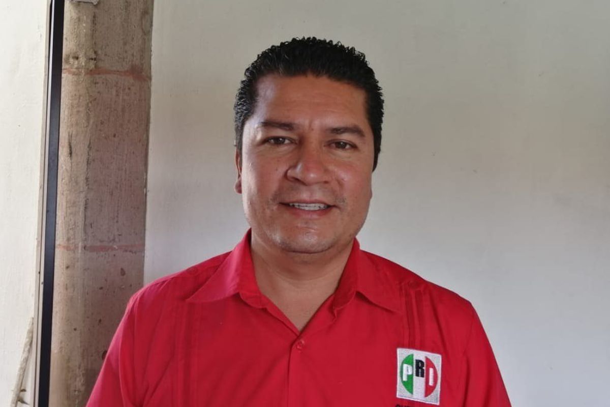 Antonio Macías anuncia salida del PRI