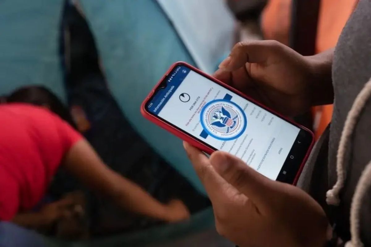 Trump lanza app ‘CBP Home’ para que migrantes puedan autodeportarse