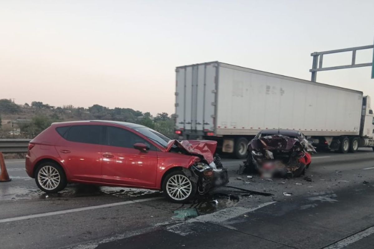 Fuerte accidente afecta circulación en la autopista México – Querétaro