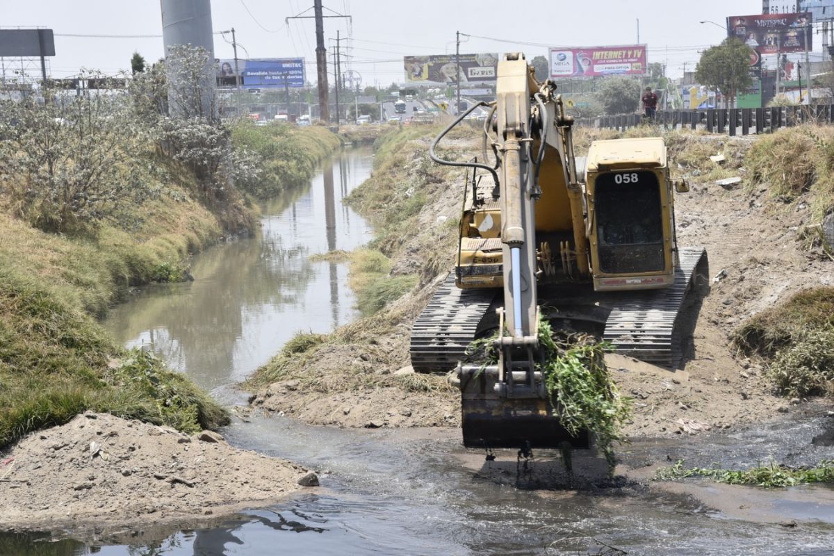 Más de mil toneladas de azolve se retiran en San Mateo Atenco